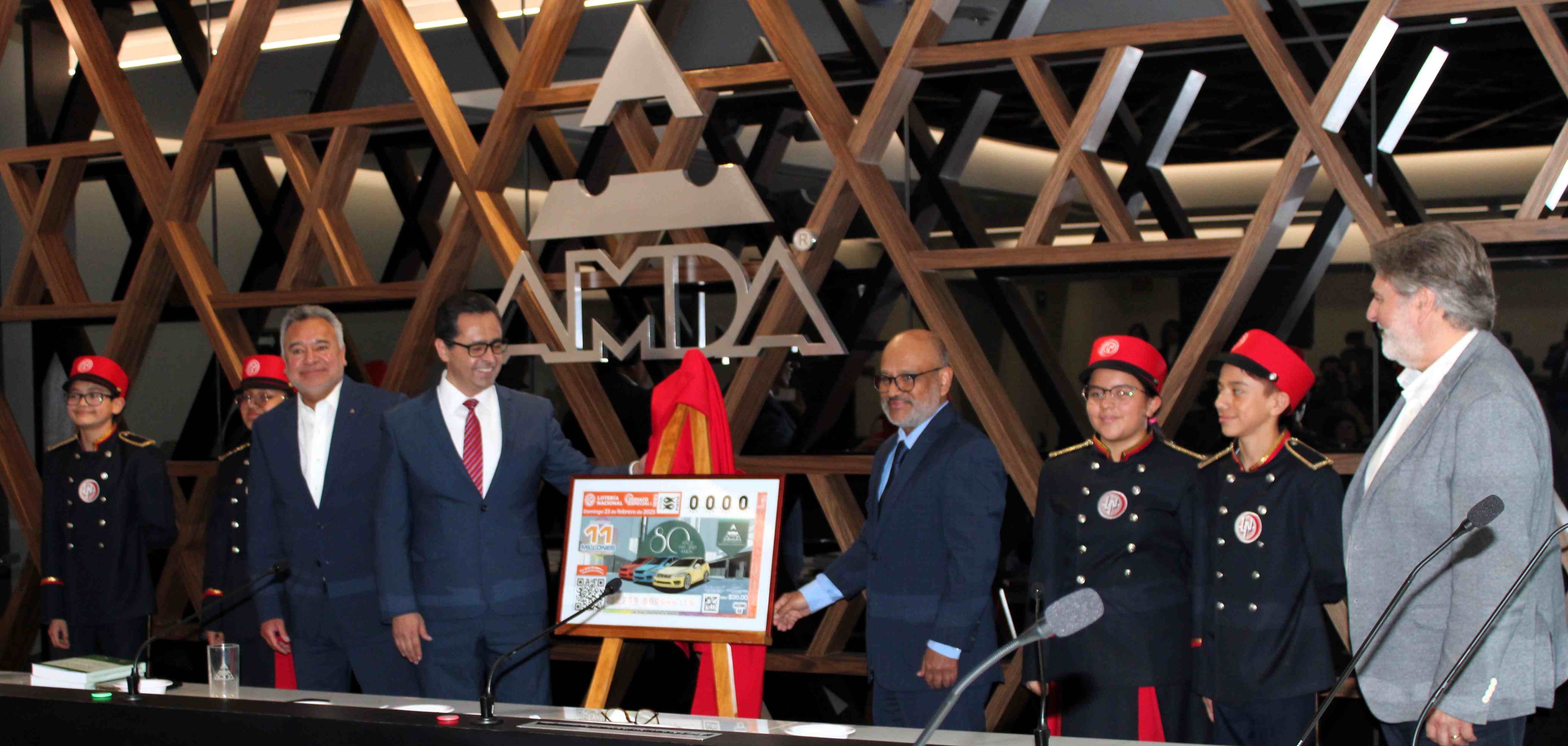 Develó Lotería Nacional billete por los 80 años de la AMDA – AMDA