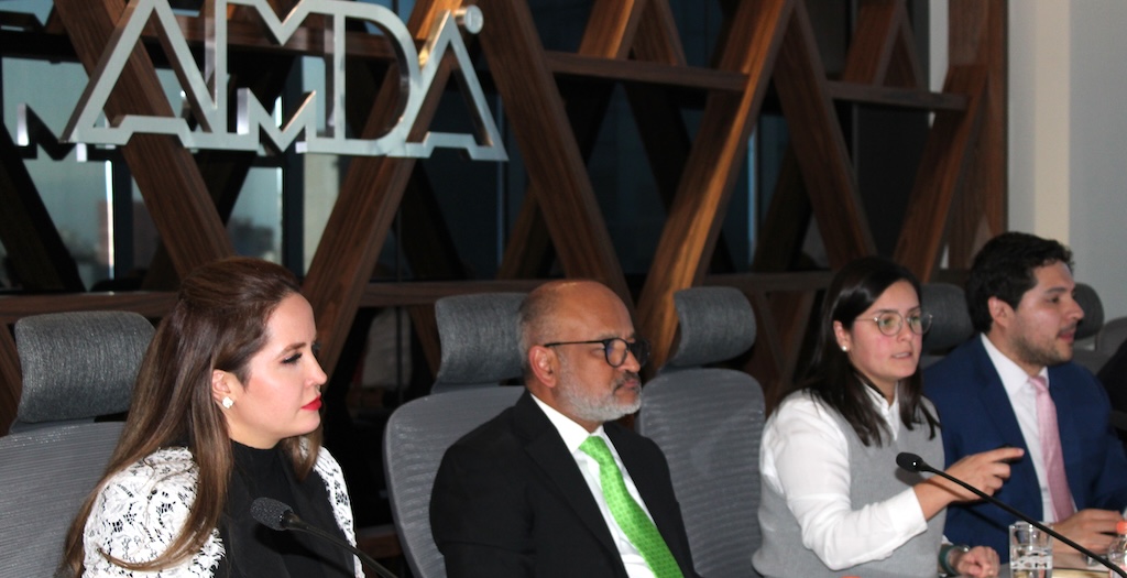 Asisten funcionarios de la Secretaría de Economía al Consejo mensual AMDA – AMDA
